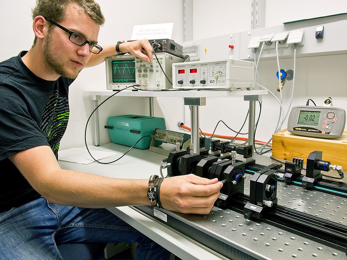 Labor für Technische Optik - Fakultät Ingenieurwissenschaften und ...